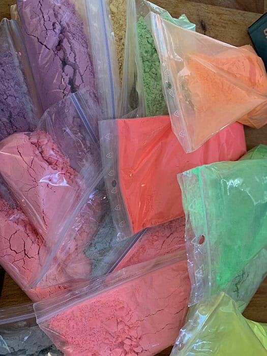 Paint Powder Photography: Colourful Guide for Beginners - iPhotography