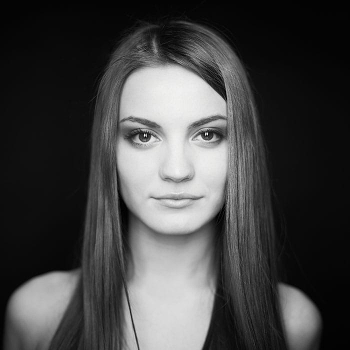 One Light Photography Tutorial: 10 Ways to Shoot Portraits with One Light