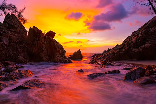 Dramatic Lighting Photography Tutorial: How to Take Incredible Photos