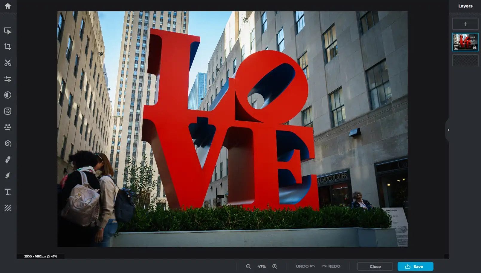 Pixlr X v Pixlr E: What's the Difference?